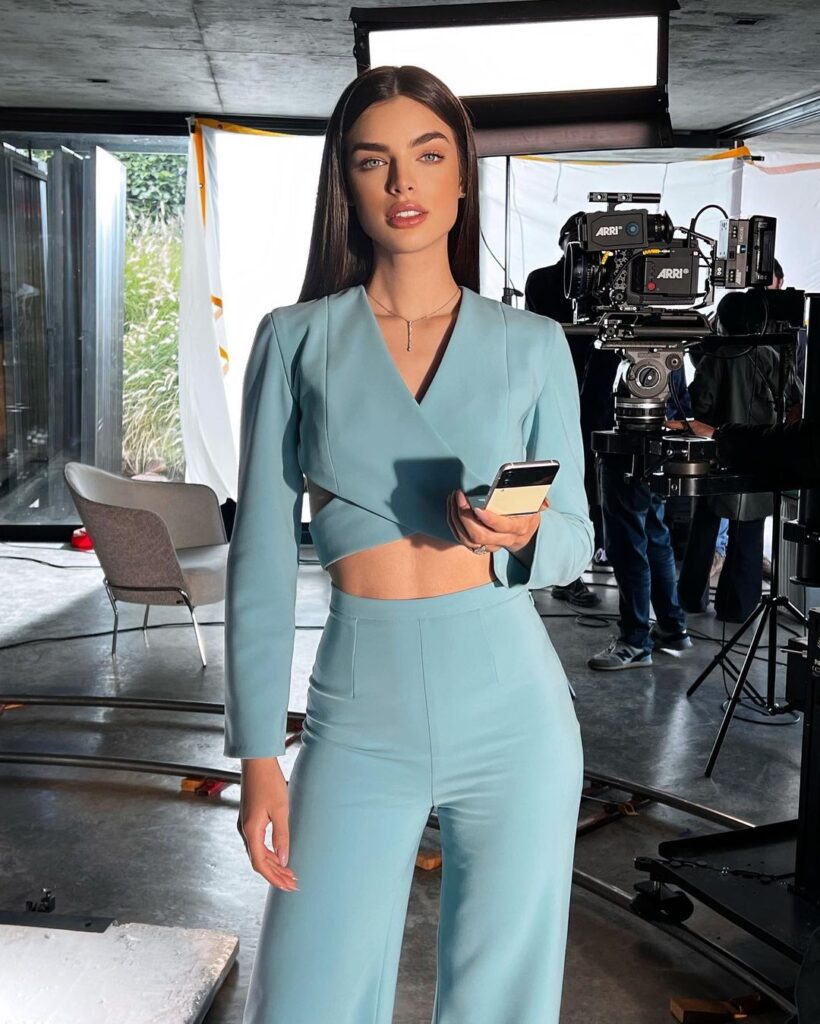 La modelo paraguaya Nadia Ferreira es nueva imagen de Samsung - El Blog ...